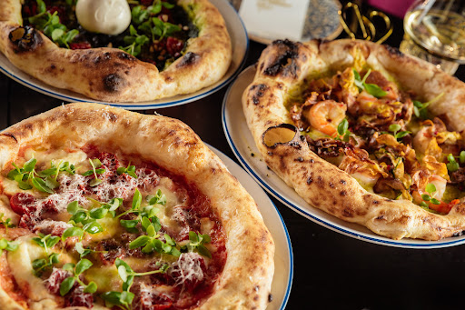 Mama Leone – Vienna - La Cintura Holzofen Pizza